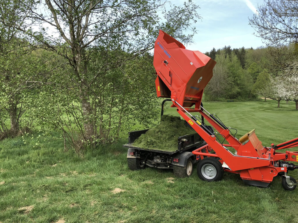 WIEDENMANN TRACTOR MOUNTED SCARIFIER - Turfleet Hire